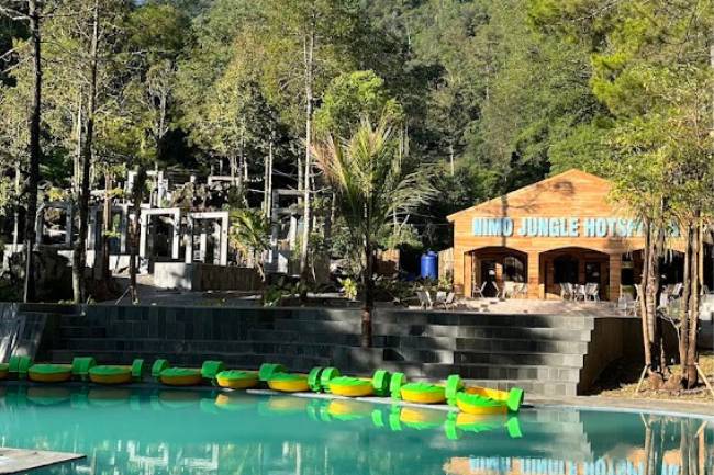 Nimo Jungle Hotspring Ciwidey: Destinasi Pemandian Air Panas Terbesar ...