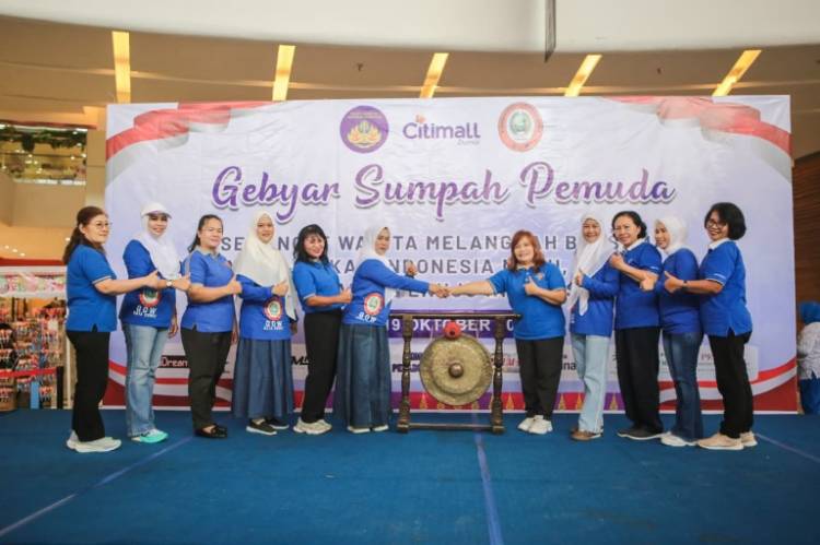 Ketua GOW Kota Dumai Buka Lomba Senam Gebyar Sumpah Pemuda yang Diinisiasi oleh WKRI
