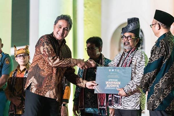 Disbud Riau Terima Dua Sertifikat WBTB Layang Kuau Raja Tebuk Isi dan ...