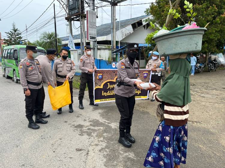 Budaya Saling Berbagi Memberi Arti Makna Kehidupan Hakiki